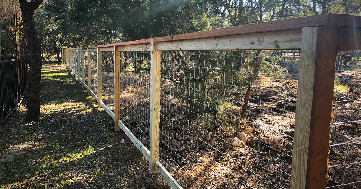 Ranch Fence 2 Rails 4×4 Wire | Comal Fence